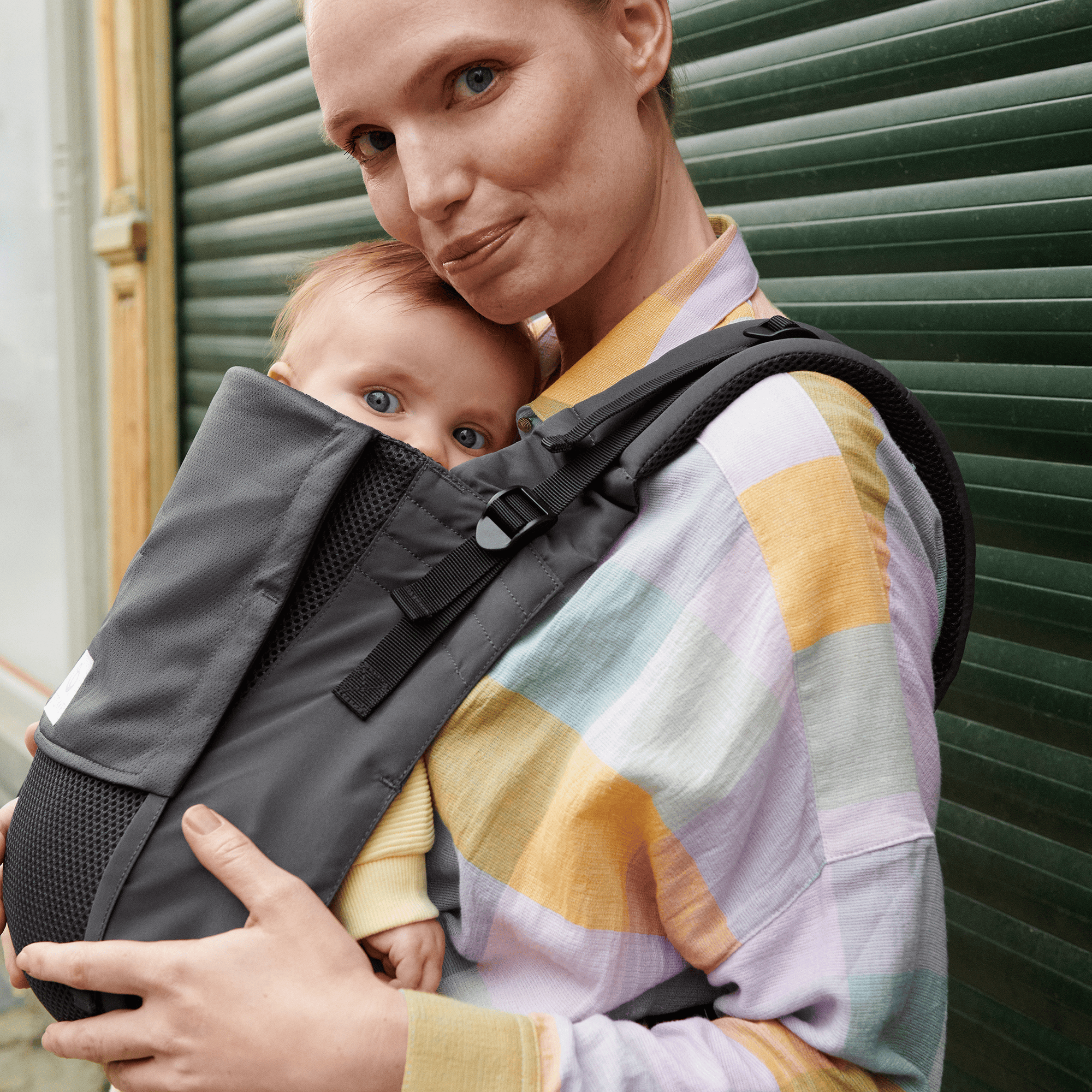 STOKKE Limas™ Babytrage Mesh Anthracite | in Anthrazit | BabyOne